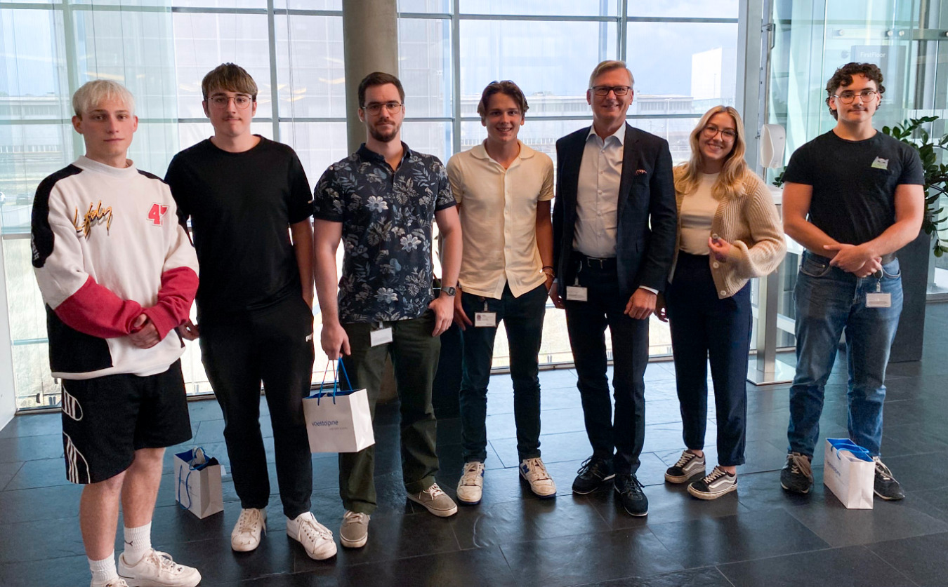 Celebrate success: Apprentice graduation lunch - voestalpine group-IT GmbH