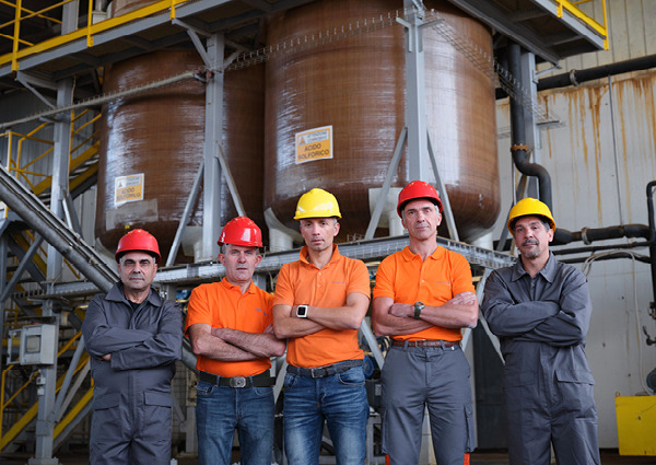 PERFORMANCE IN QUALITY: Leader in the manufacturing of sophisticated ...