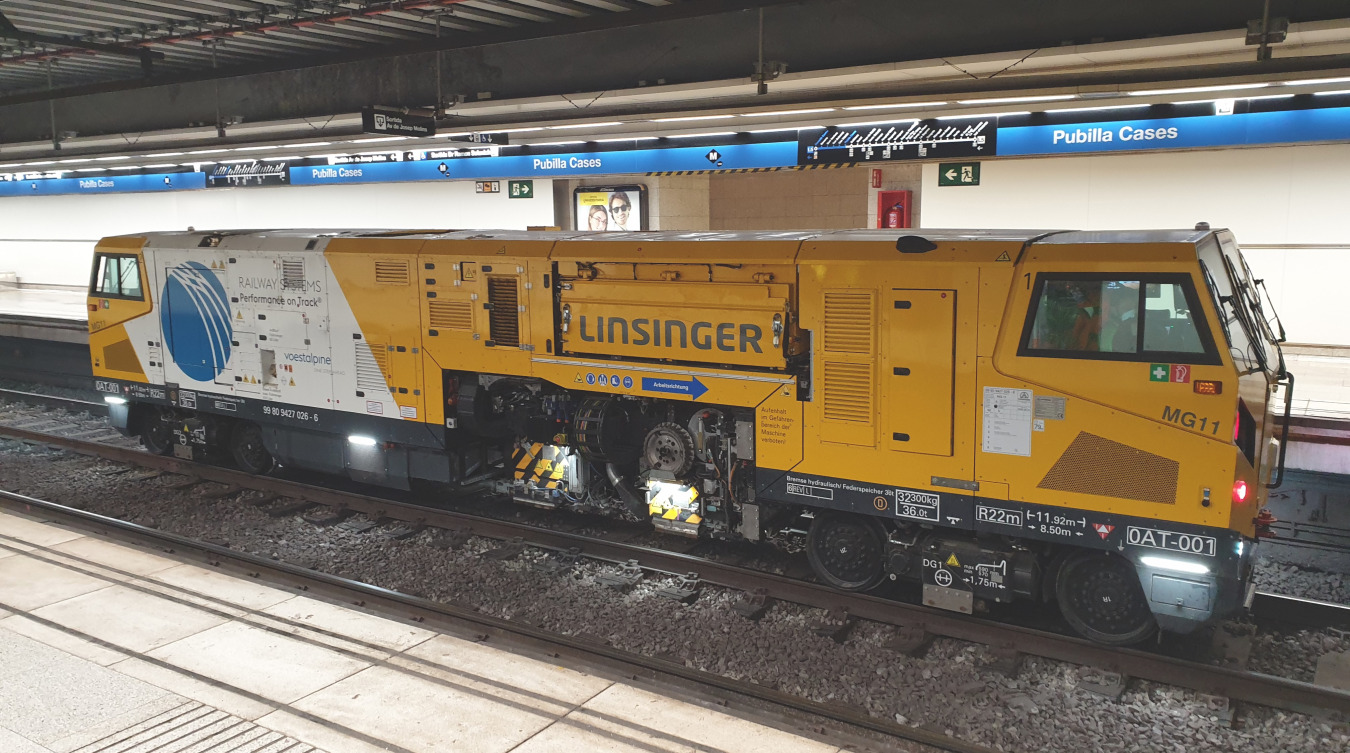 Mobile rail milling and monitoring at Metro Barcelona - voestalpine ...